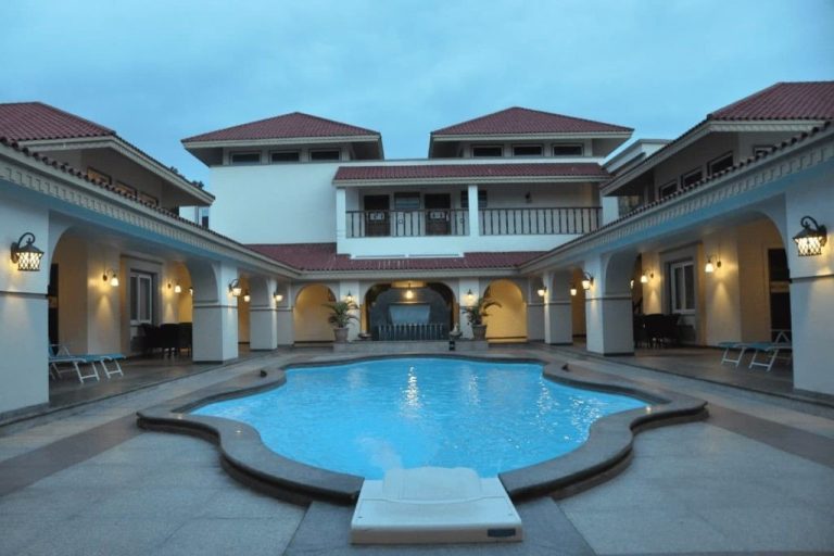 Types of Resorts and What Makes Each One Unique | Neonz